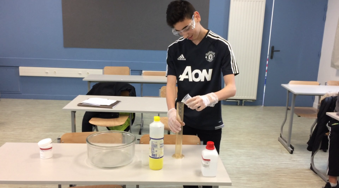 Expériences "le dentifrice d'éléphant" - Collège Jean Jaurès de Saint Ouen
